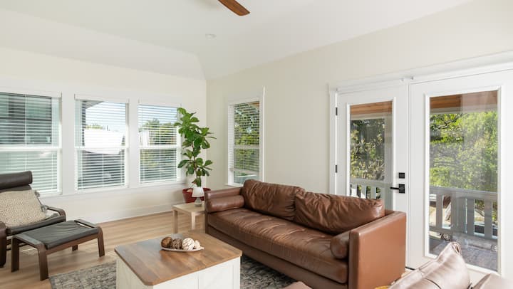 The Bur Oak - Peaceful Porches/2br+well-located - Dallas