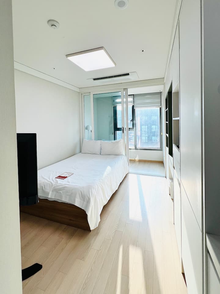 [신규오픈] 신축 풀옵션 레지던스, #충무로역 2분, 명동 초근접, 남산, 을지로, 시티뷰 - Seoul