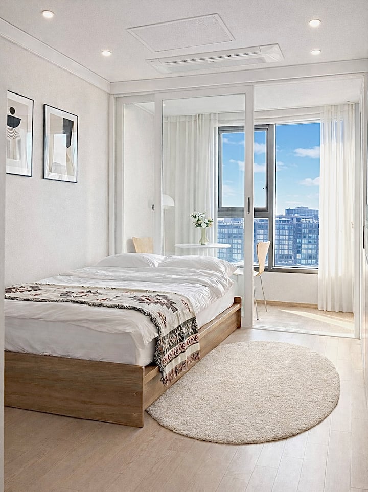 New! Quiet&bright Studio, 2 Min Metro, Myeongdong - Seoul