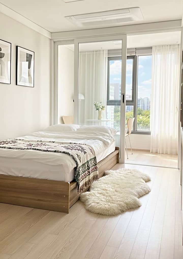 New! 풀옵션 레지던스, 명동 · 서울역 · 광화문, 충무로역 2분, 트리플 역세권 - Seoul