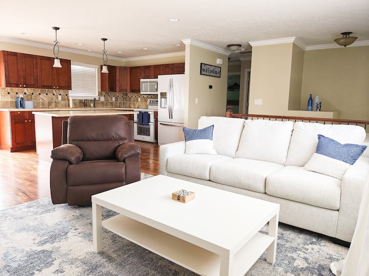 Blue Summit Stay • Quiet Luxury W/ Mountain Views - West Jordan, UT