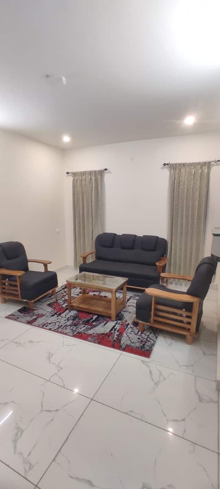 Snuggle Stay Ooty - Premium Rooms For Family - Ooty