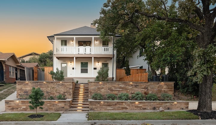 The Bur Oak - Urban Oasis Duplex (1st Floor Unit) - Dallas, TX