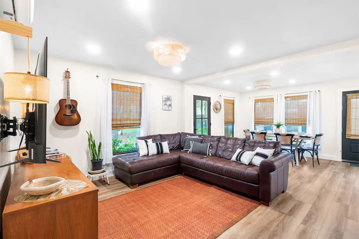 Stylish Waterfront Tiny Home With Yard - Inverness, FL