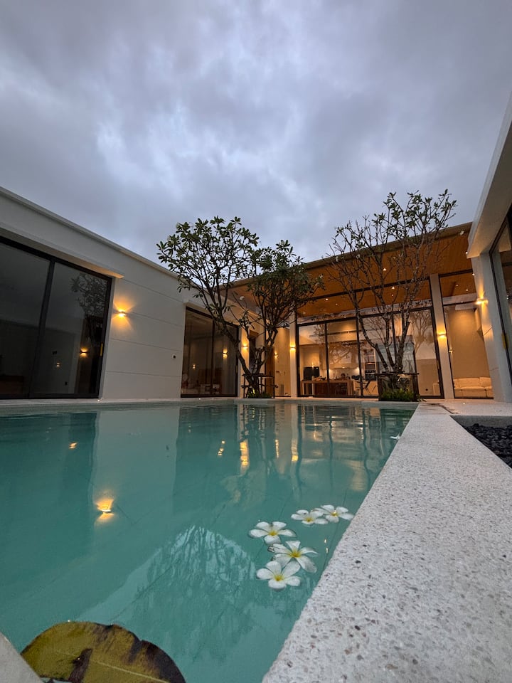 全新现代奢华4卧泳池别墅|邻近bisp国际学校・红山高尔夫|适合家庭旅游与长期居住 - Phuket