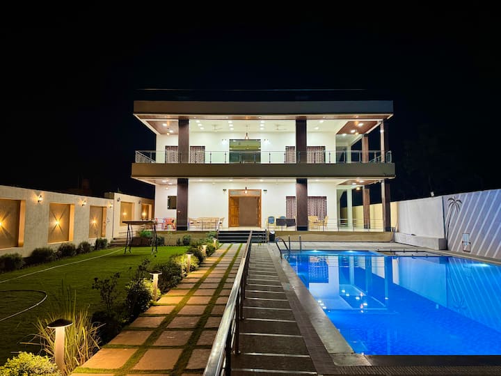 Luxury Farm With Jacuzzi/3bhk - Hyderabad