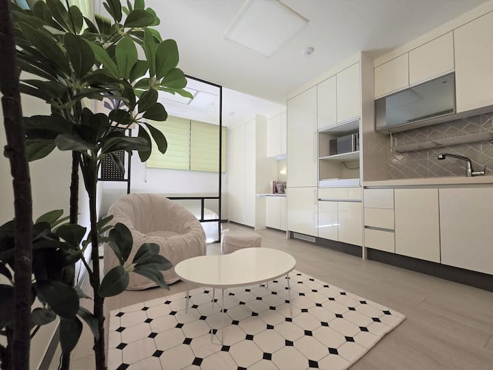 New [행궁동] 모드하루
화성행궁 | 행리단길 | 통닭거리 | 수원역 | 팔달문 | 신축 - Suwon-si