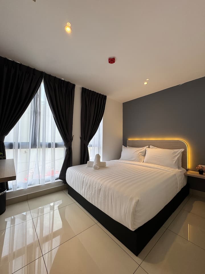 Maca Hotel By Sky Hive - Deluxe Queen Room - Penang