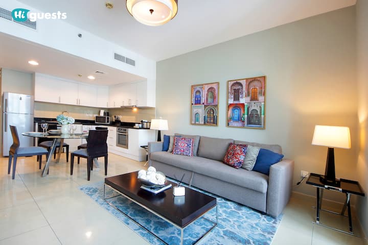 Spacious Duplex With Breathtaking Lake Views - Dubai