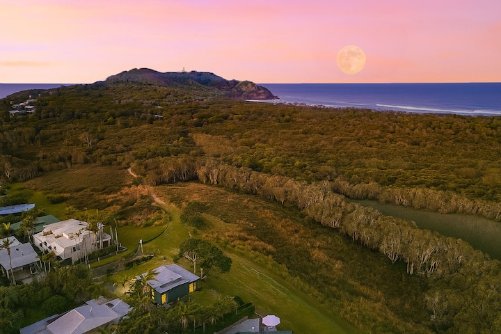 Cape Byron's Lighthouse View Cottage - Byron Bay