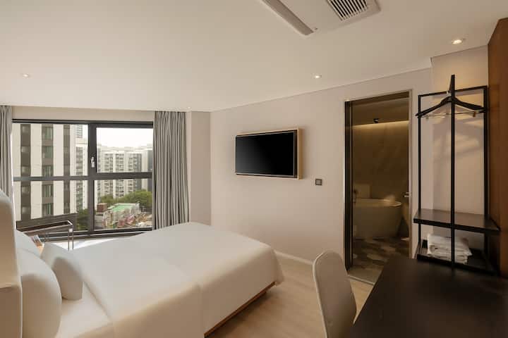 [호텔 런더너_로얄 더블] #광안리 #빈티지 2~3인 숙소 - Busan