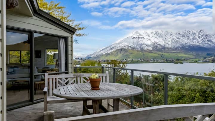 New! Perfect On Perkins - Lake Views - Queenstown