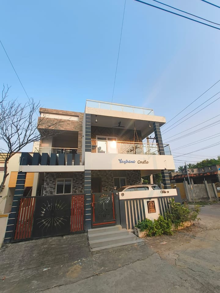 Yazhini Castle, Premium Villa With Swimming Pool -