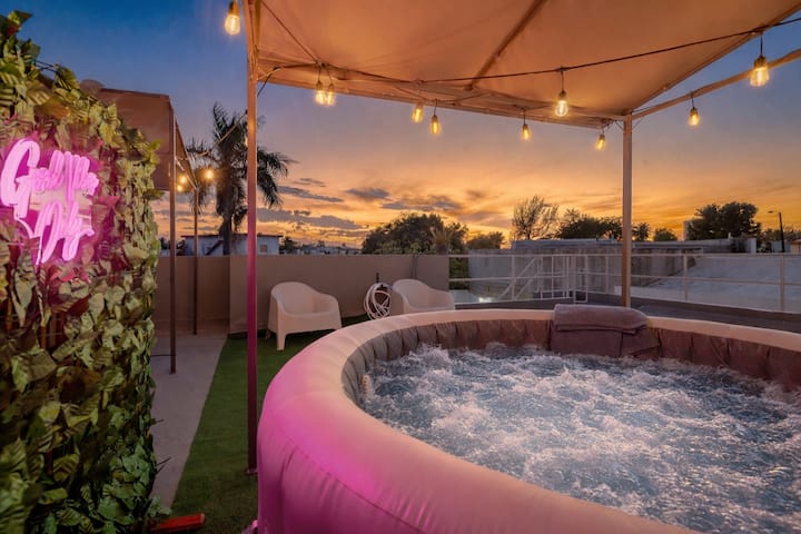 Levittown Retreat W/jacuzzi - Levittown