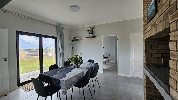 The Tiny Hut - Jeffreys Bay