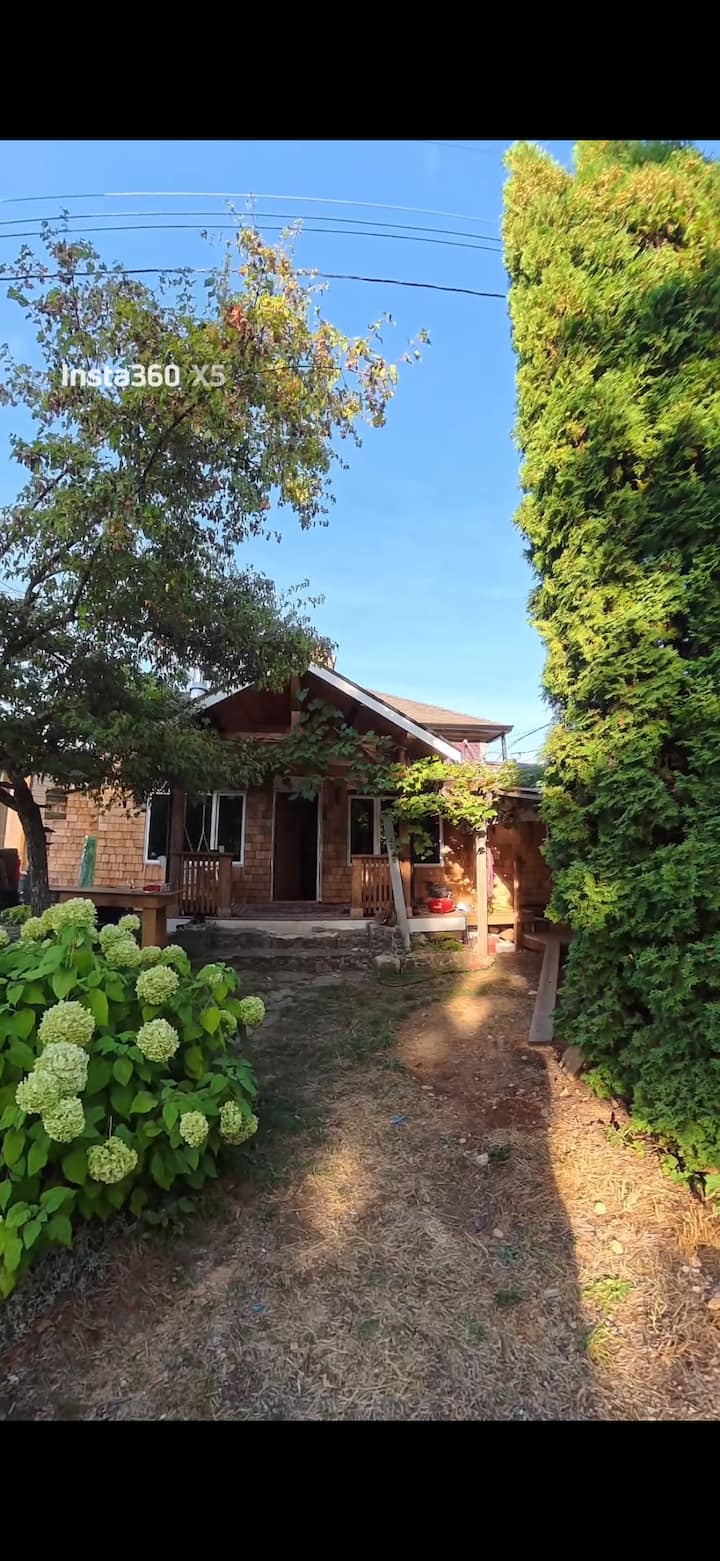 Little House On The Corner - Cumberland