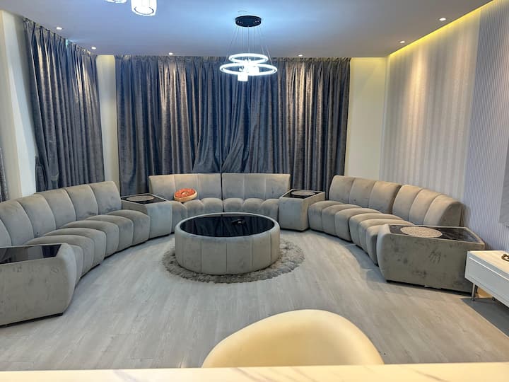 Marina 2bhk Apartment - Best Suited For Family - Dubai