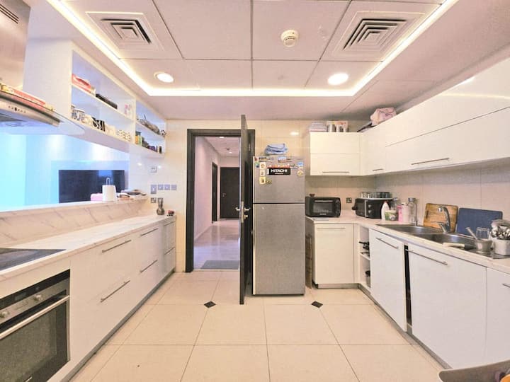 Marina 2bhk Apartment - Best Suited For Family - Dubai