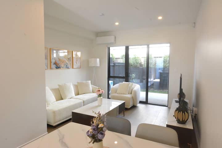 Brand New 3br Townhouse With · Gated Community - Auckland