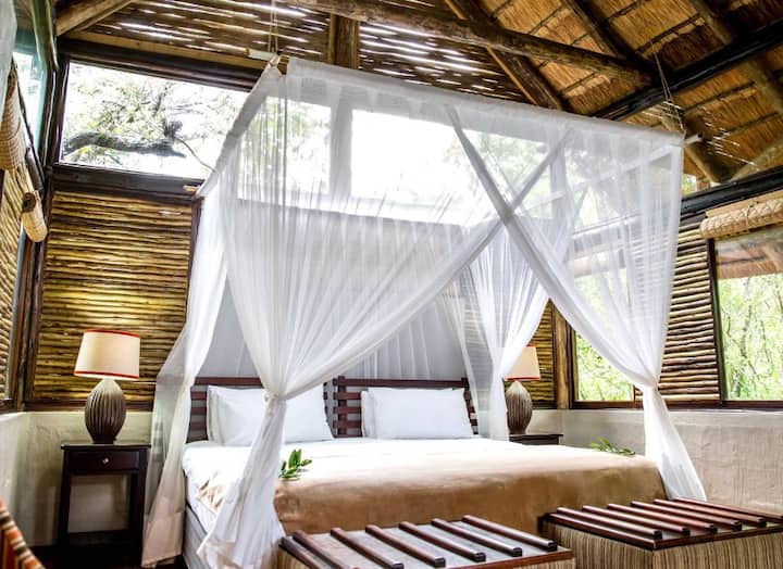 Royal Thonga Safari Lodge - Family Bush Chalet T2 - Manguzi