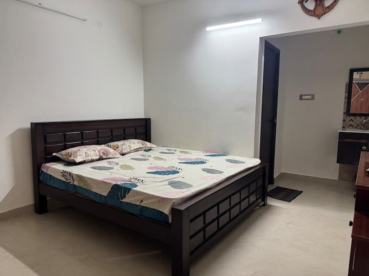 Cozy King Suite With Modern Touches - Chennai