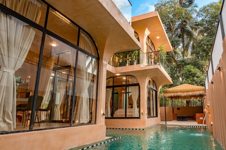 Design Masterpiece| 4-bhk Villa With Private Pool - India