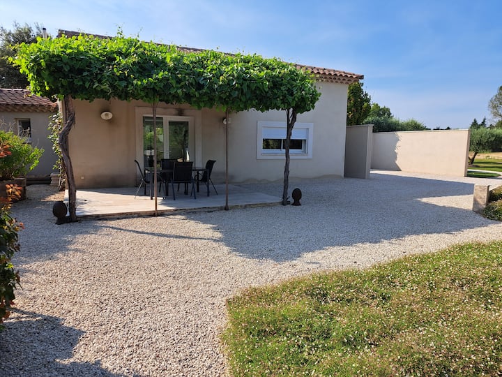 Maison En Pleine Campagne Avec Piscine - Le Thor