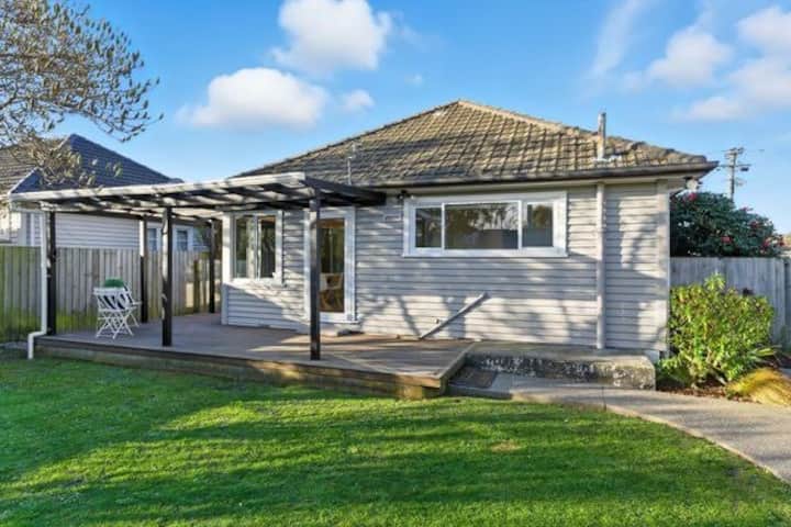 Sunny Room In A Beautiful House - Christchurch