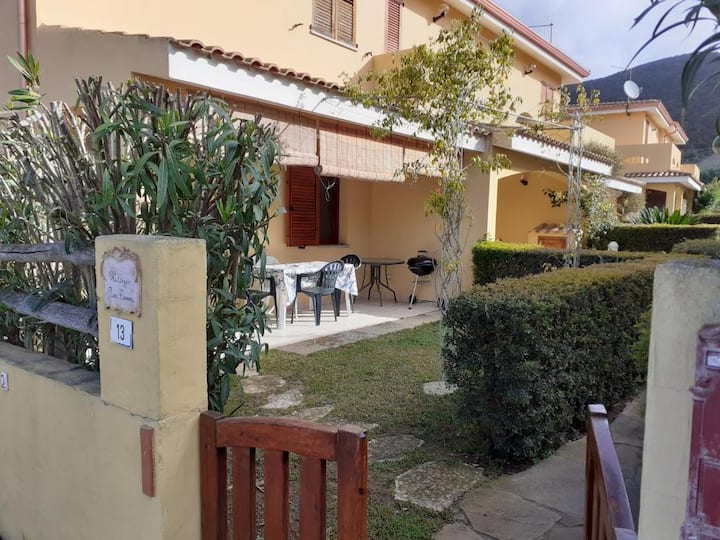 Villa Su Due Livelli Super Accessoriata - Sant'Anna Arresi