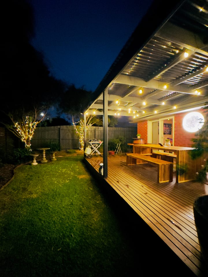 Casa Luna Bay
Unique Cottage Close To The Beach - Mornington