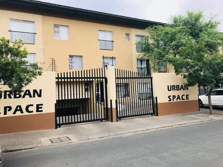 Urban Space: Cozy Apartment In Klein Windhoek - Windhoek