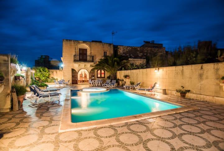 Charming Farmhouse In Gozo With Pool And Jacuzzi. - Malta