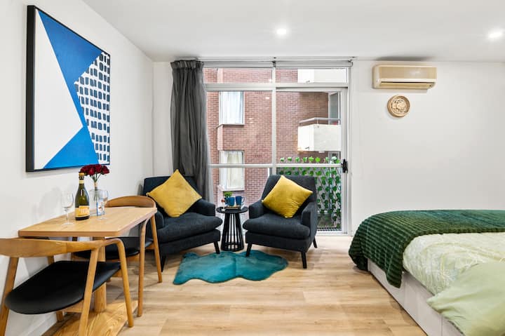 Modern Studio In Cbd's Most Vibrant Precinct - Carlton