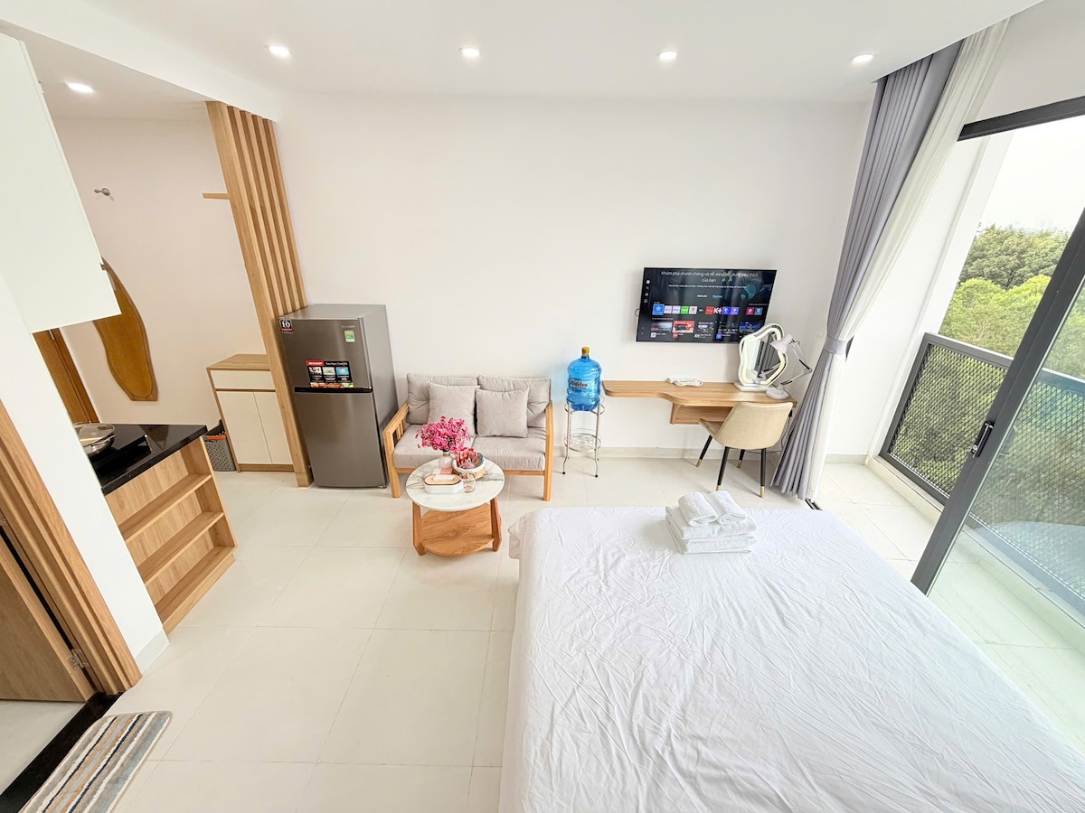 I 601 Suites I Monolocale moderno e panoramico con balcone - Airbnb