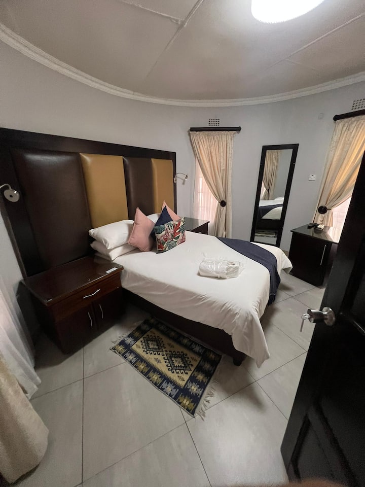 Kgale View Lodge - 가보로네