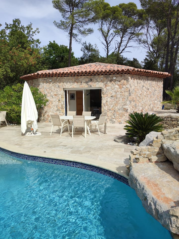 Charmant Studio, Vue Piscine Calme Et Repos - Tourtour