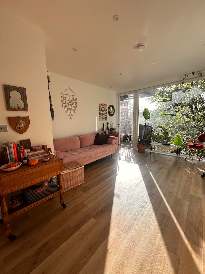 East London Urban Jungle - London City Airport (LCY)