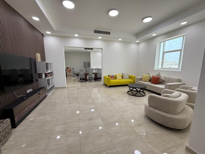 Sharing Bed Space Is Available In Luxurious Villa - Dubai