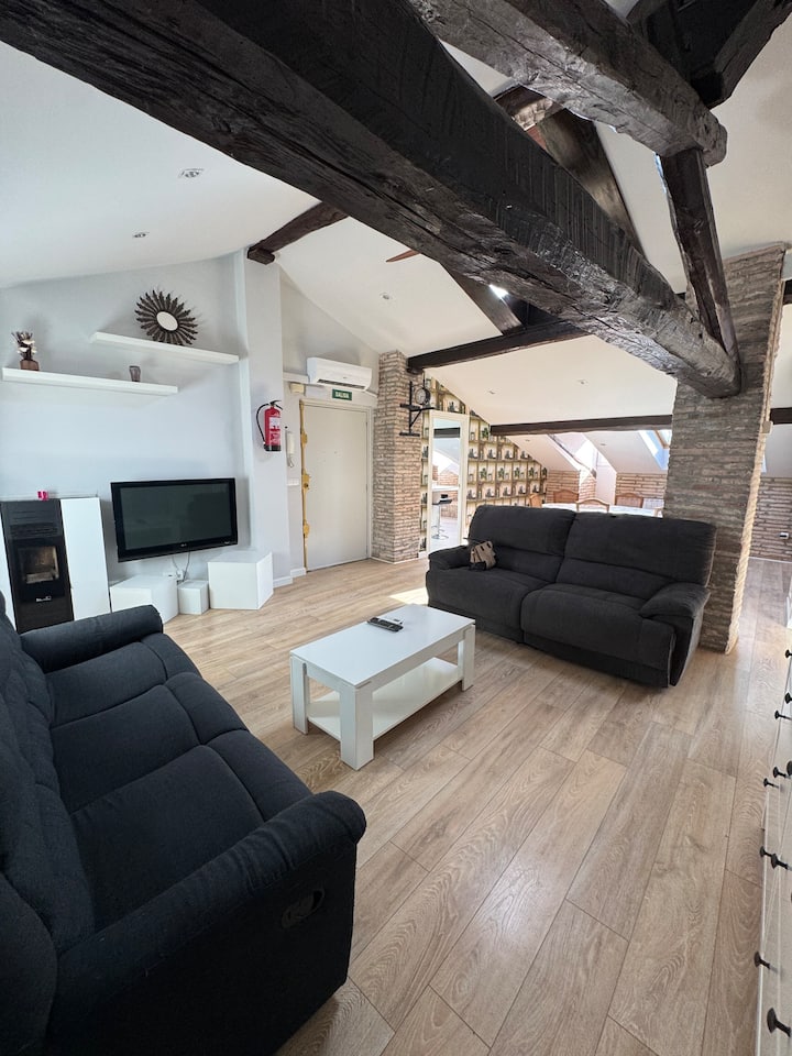 Encantador Y Luminoso áTico, El Refugio Del Cuarto - Tudela