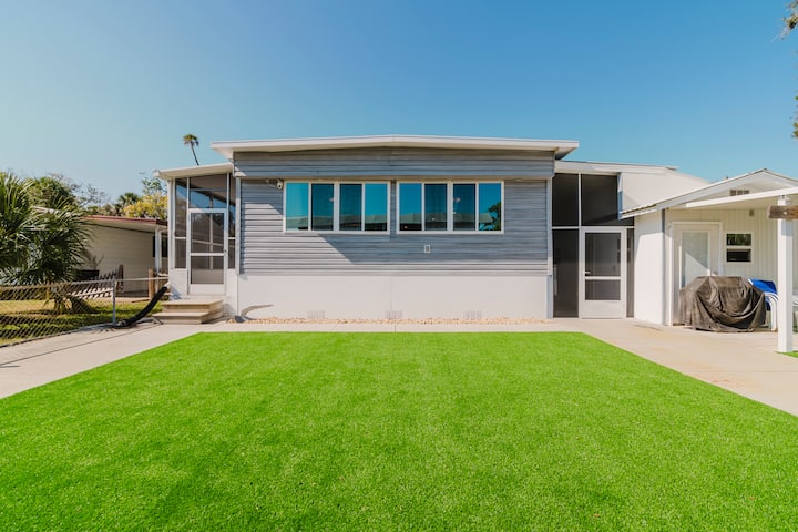 Waterfront Escape|private Dock• 3 Sisters Springs - Crystal River, FL