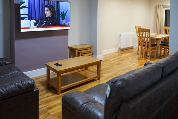 Fully Renovated London Home With Private Driveway - Barking