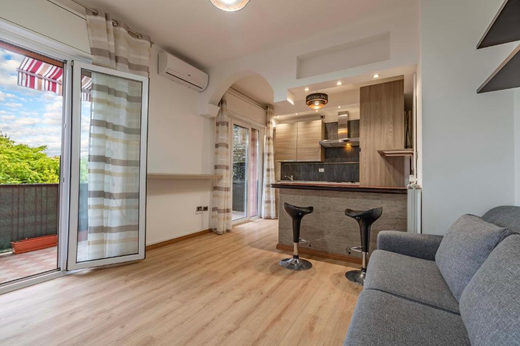 Apartamento con balcón en Mestre por Bricola Apartments - Airbnb
