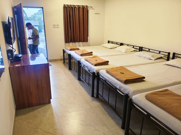 10 Bedded Non Ac-chandewar Agro Resort - Mahad