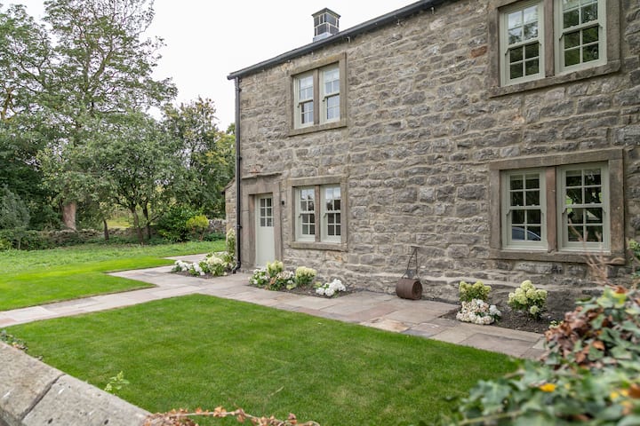 Renovated Barn With Modern Interior - Skipton