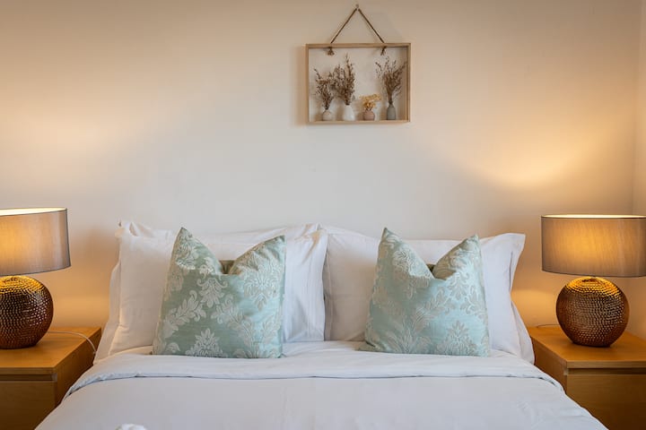 Walter's Ash - Bright And Beautiful Flat - High Wycombe