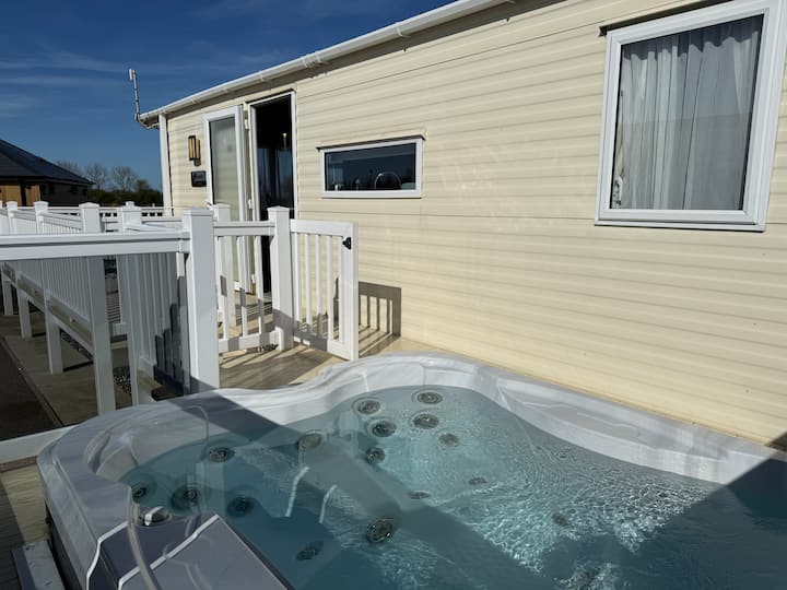 107 Skegness Fields - Hot Tub - Skegness