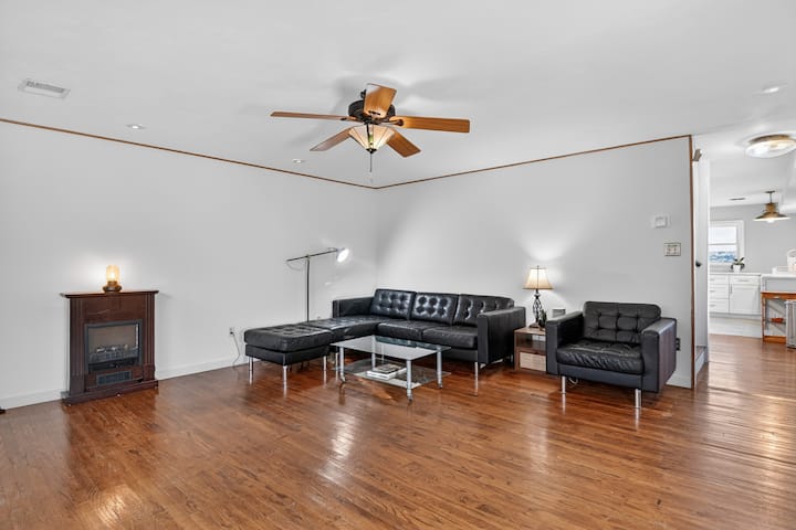 Spacious Home With Amazing Views In Greenfield - Turtle, West Mifflin