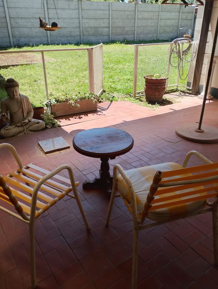 Yasmina, Desconéctate, Jardín Y Canto De Pájaros - Bella Vista