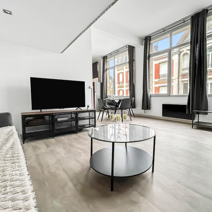 Loft Cosy, Canapé-lit & Mezzanine, Cœur De Cambrai - Cambrai