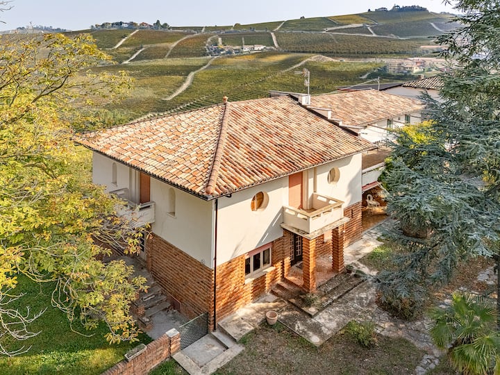 Alba E Dintorni, In Una Bella Casa Di Campagna! - Alba